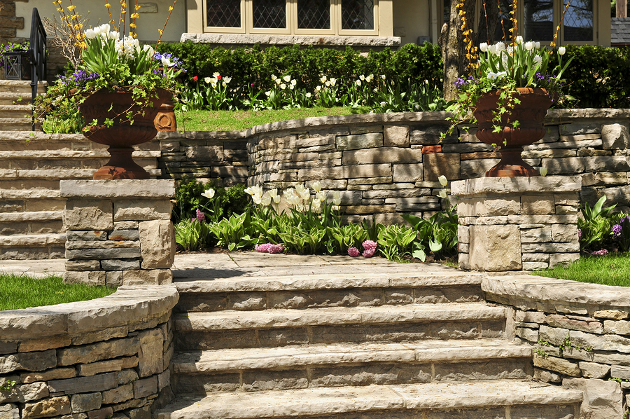Custom Natural Stone Hardscapes by Twin Oaks